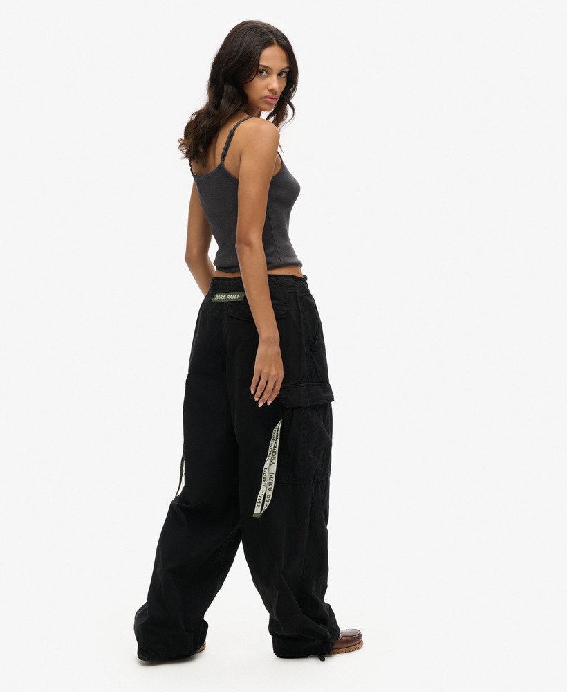 Weit geschnittene Parachute Hose schwarz für Damen | Superdry DE